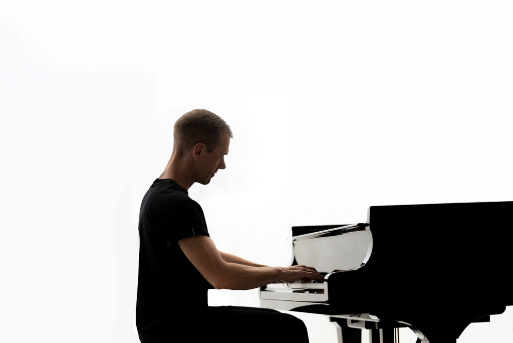 Armin van Buuren: piano - Caprera